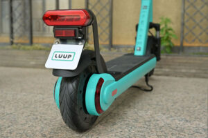 LUUP（ループ）が免許不要に！電動キックボードは危険？なぜ法改正された？